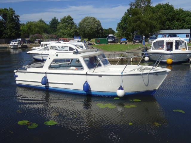 Norfolk Holiday Accommodation - Day Boat Hire on the Norfolk Broads